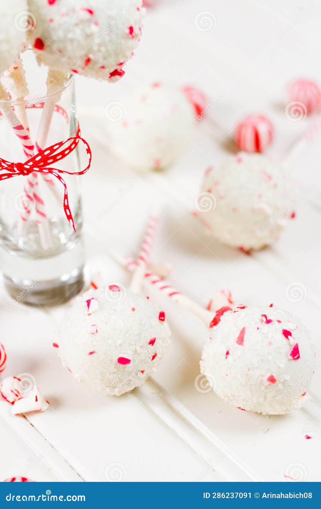 Peppermint Chocolate Cake Pops Stock Image - Image of dessert, gourmet ...
