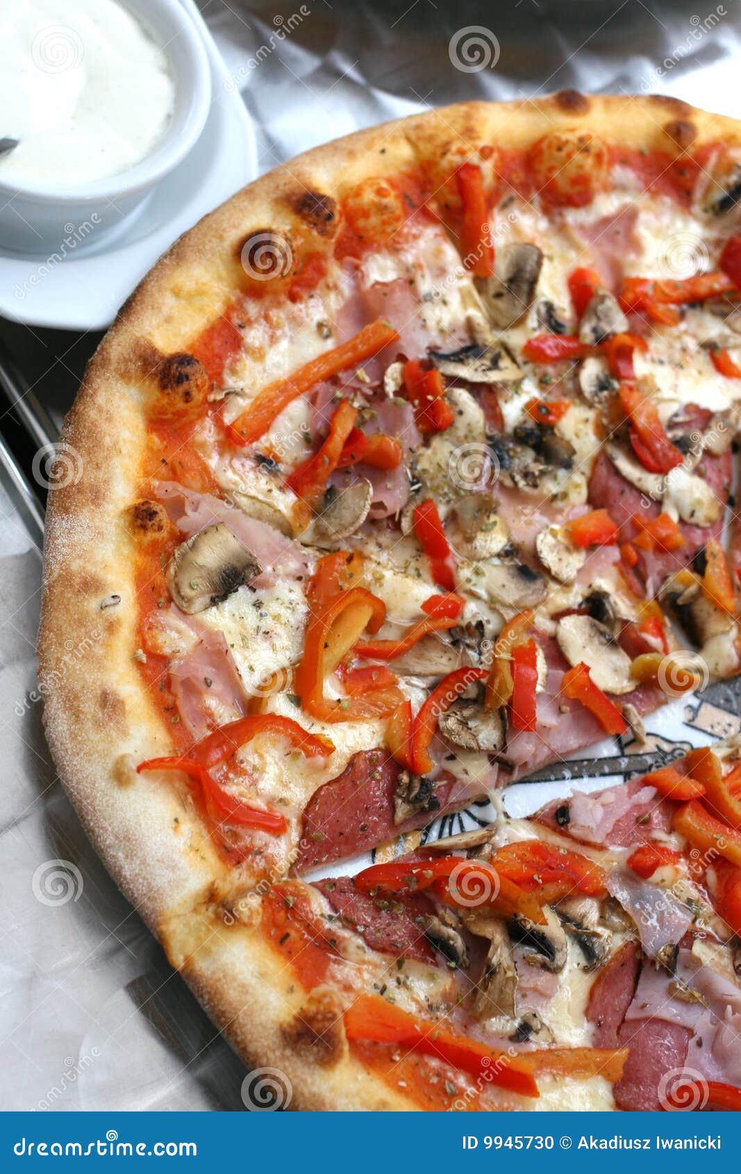 Pepperoni pizza lunch stock photo. Image of pizza, restaurant - 9945730