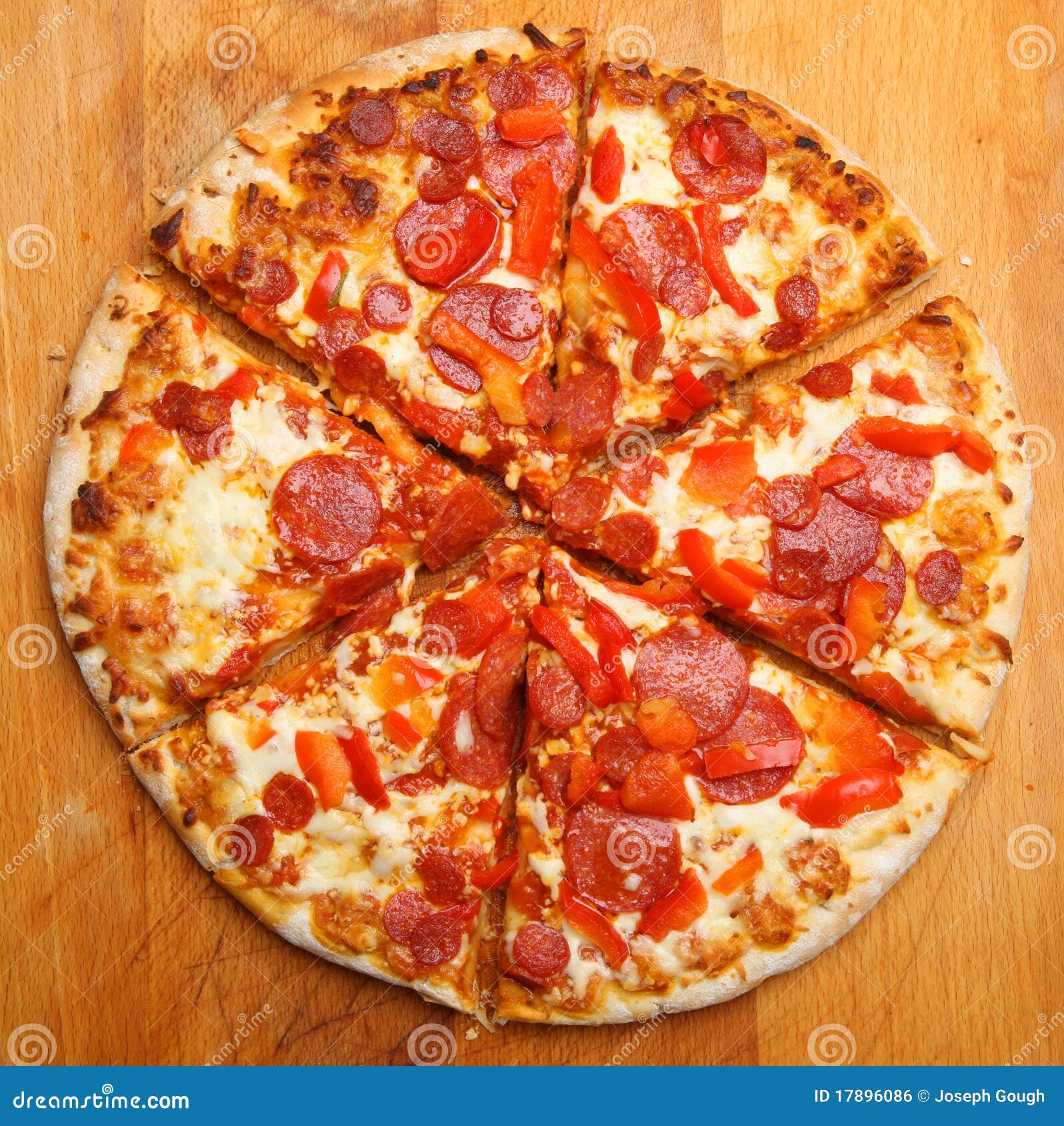Pepperoni-Pizza schnitt stockfoto. Bild von italienisch - 17896086