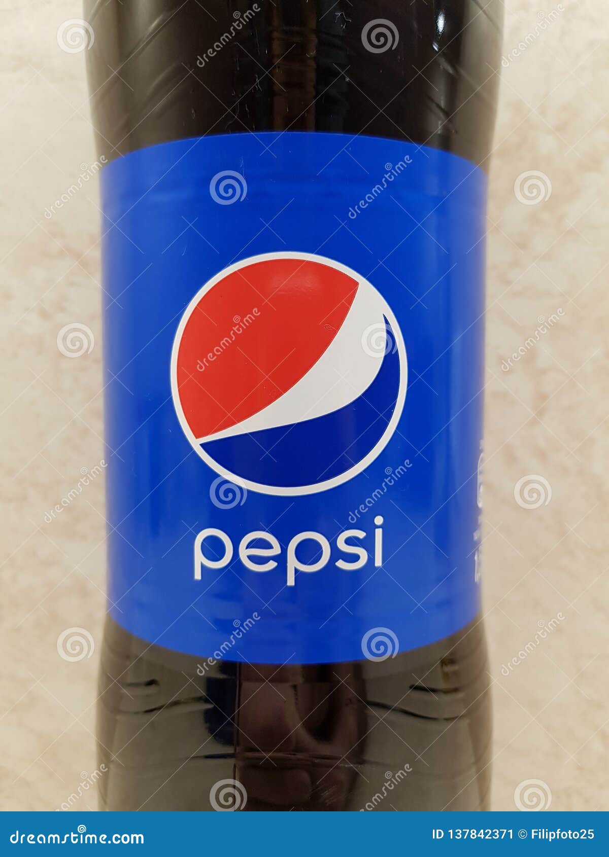 Pepsi editorial photo. Image of full, multinational - 137842371