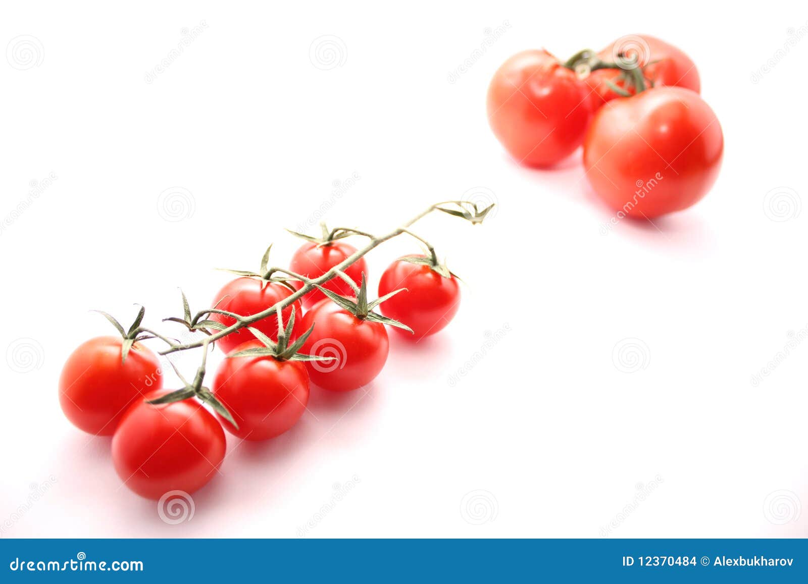 Pequeños Tomates Y Tomates Grandes Foto de archivo - Imagen de tomate ...