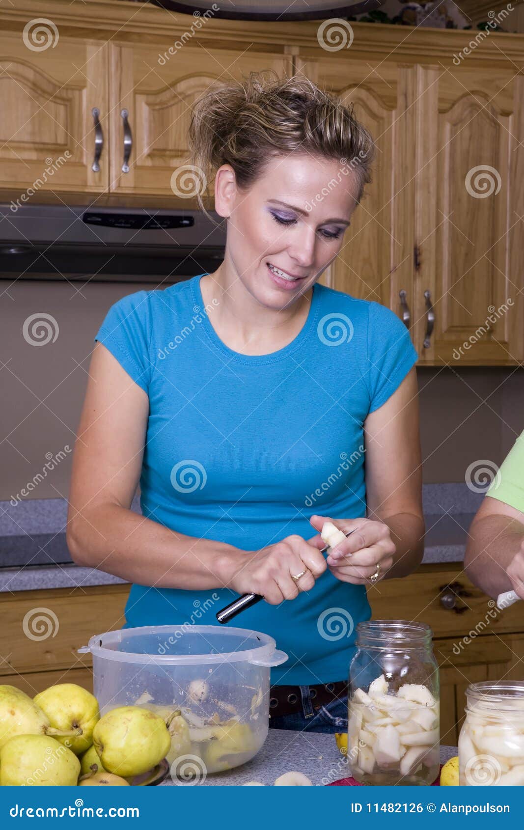 Pera del corte de la mujer foto de archivo. Imagen de salud - 11482126