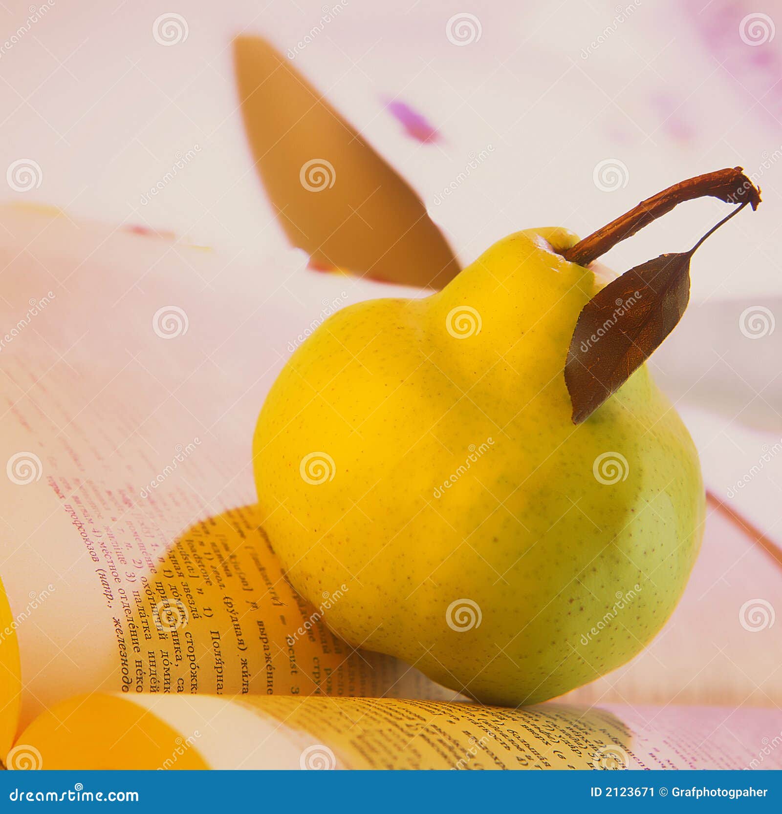 Pera verde imagen de archivo. Imagen de encantador, coma - 2123671