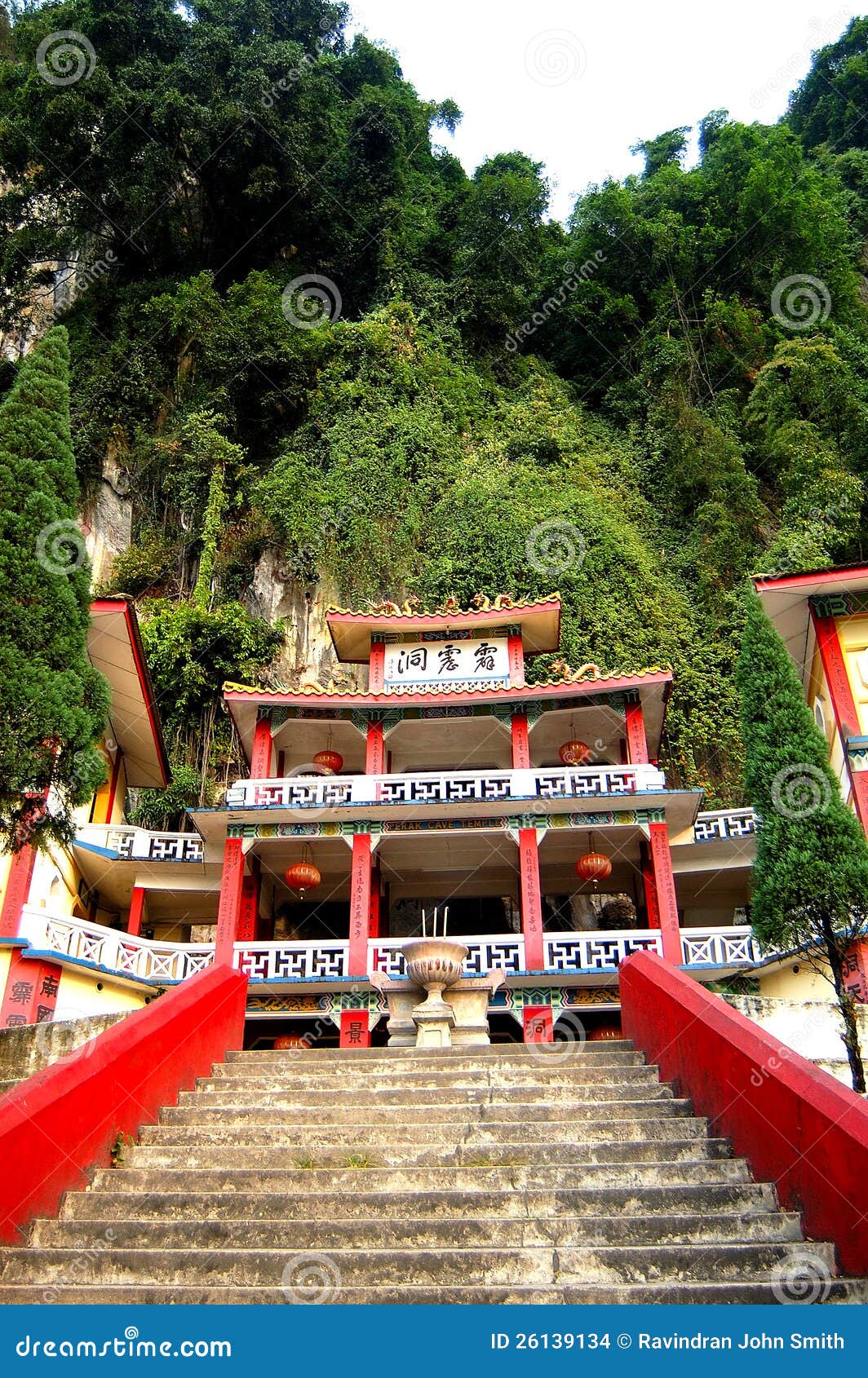 Perak Tong editorial stock image. Image of cave, tong - 26139134