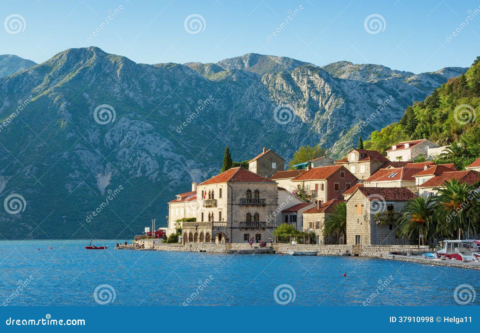 Perast, Montenegro foto de archivo. Imagen de marina - 37910998