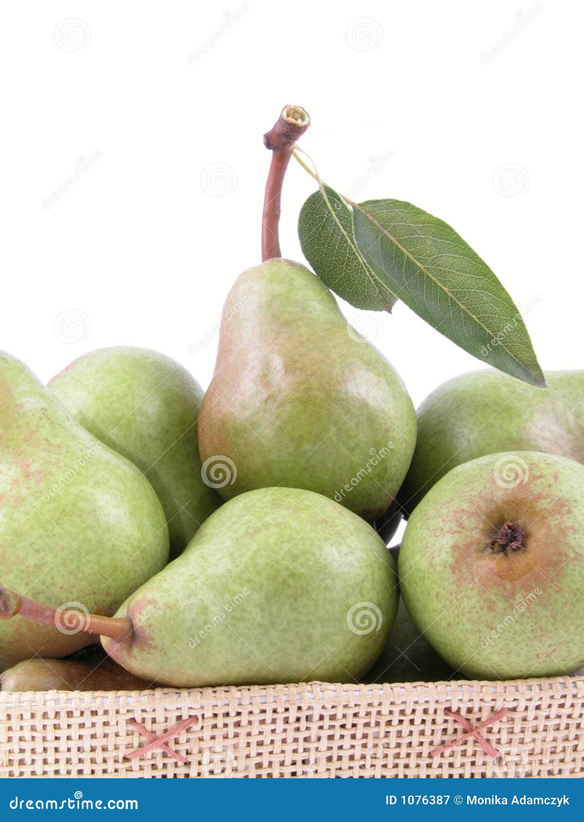 Pere immagine stock. Immagine di frutta, cura, isolato - 1076387