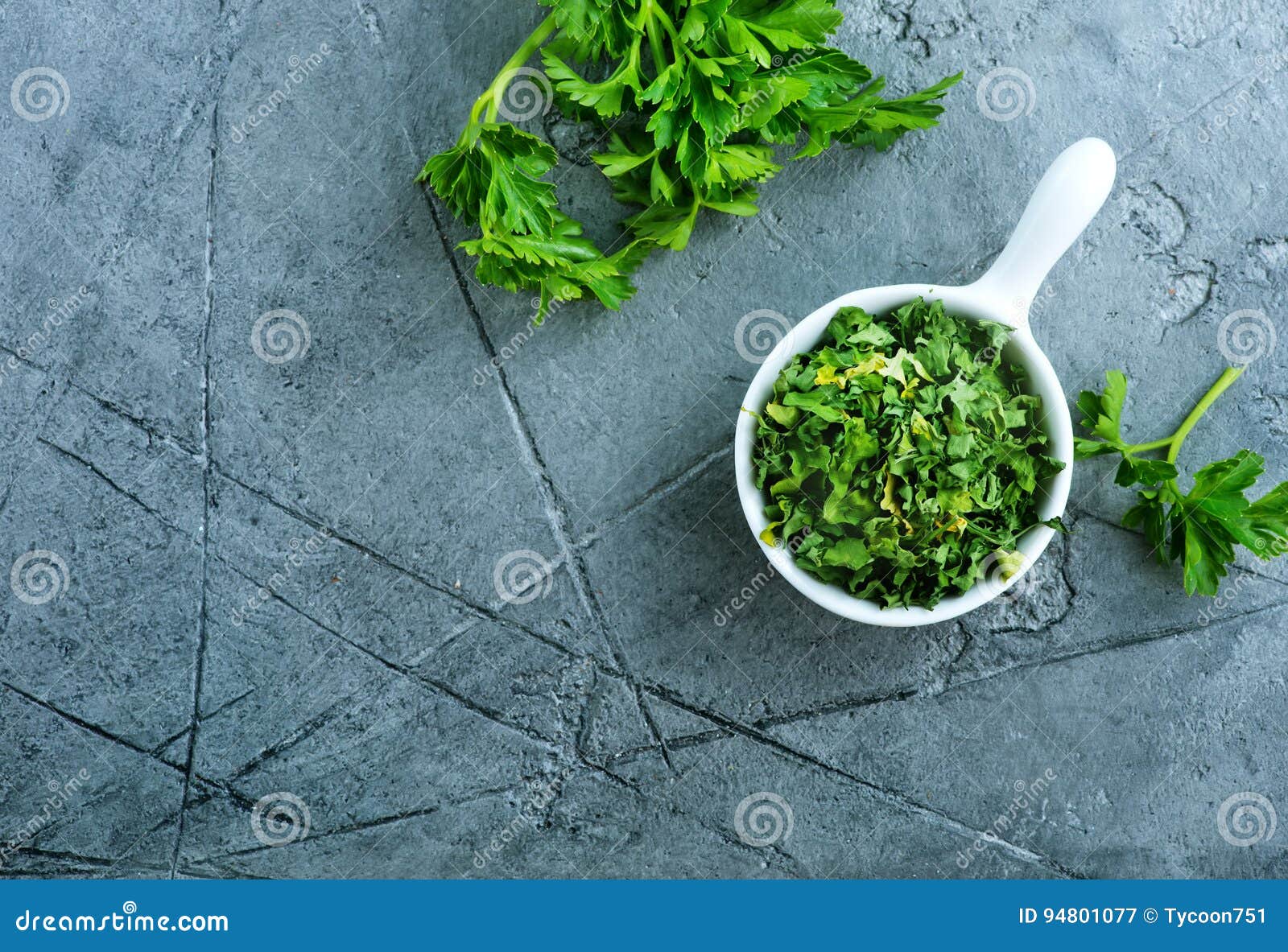 Perejil seco imagen de archivo. Imagen de ingrediente - 94801077