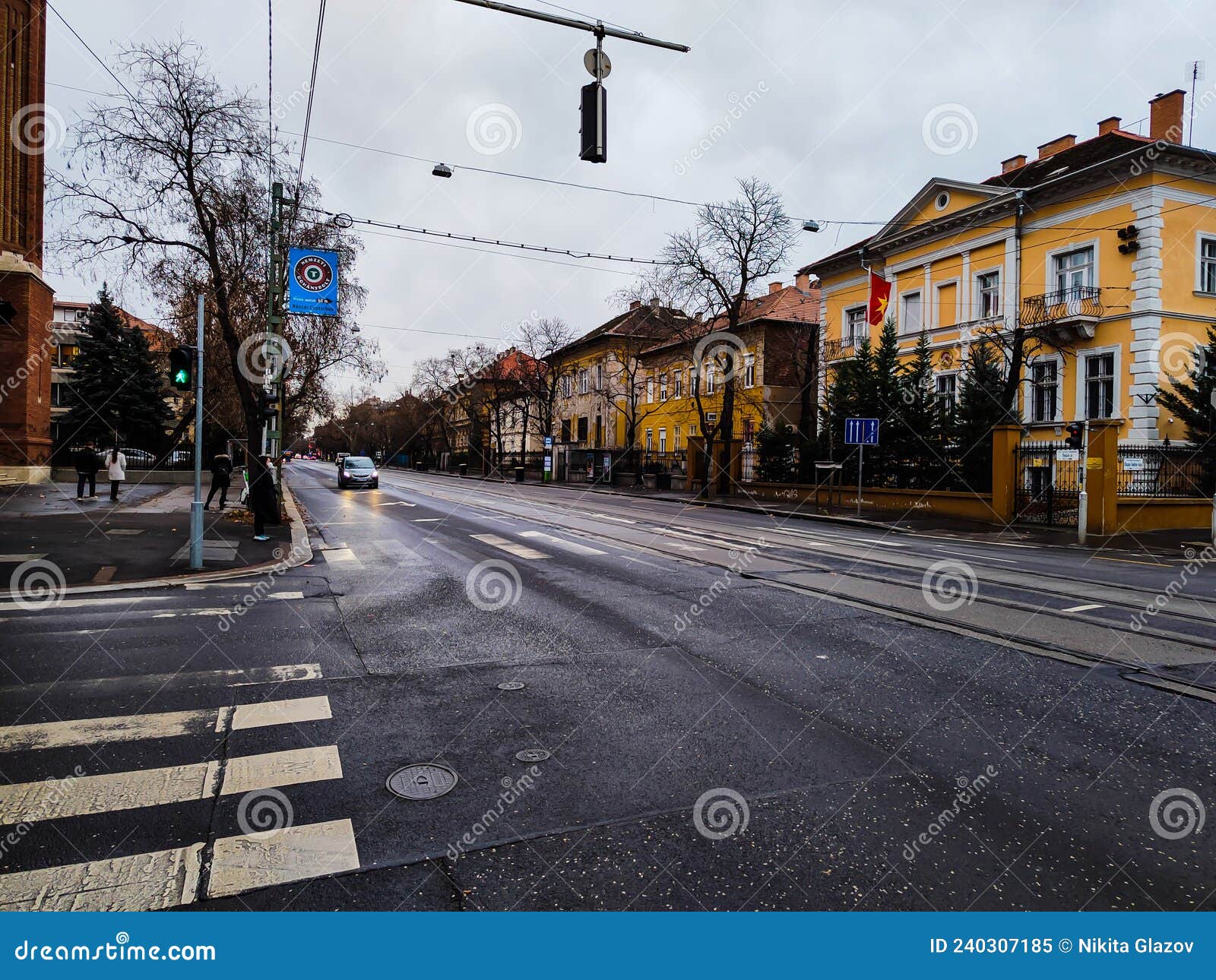 Perfect Budapest street editorial image. Image of crossroad - 240307185