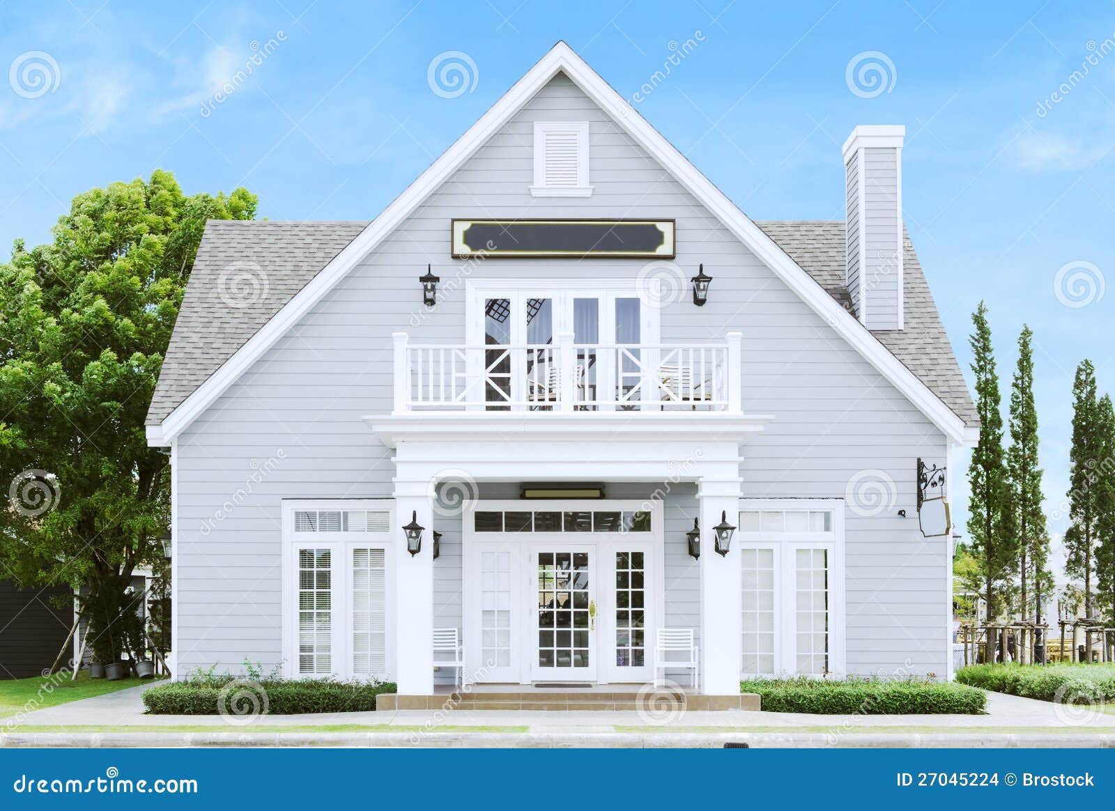 Perfect House stock photo. Image of exterior, luxury - 27045224