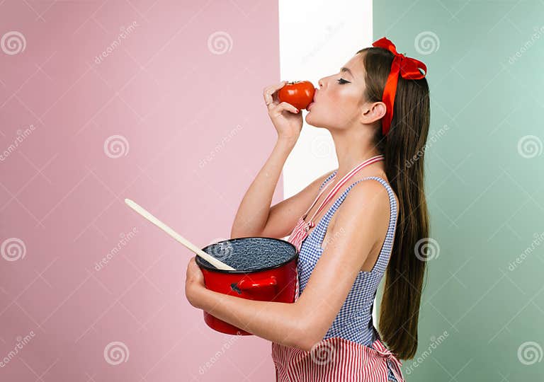 Perfect Housewife Pretty Girl In Vintage Style Pinup Girl With