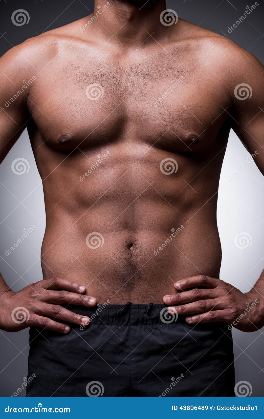 Perfekt manlig kropp fotografering för bildbyråer. Bild av lämplig ...