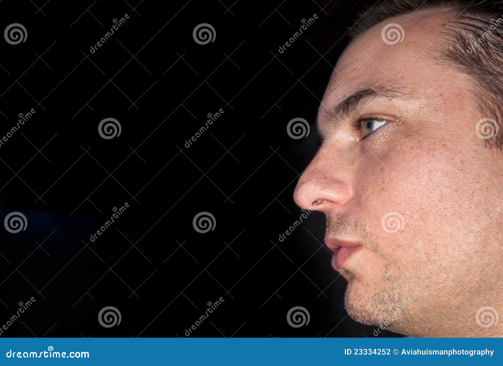 Perfil de um homem foto de stock. Imagem de horizontal - 23334252