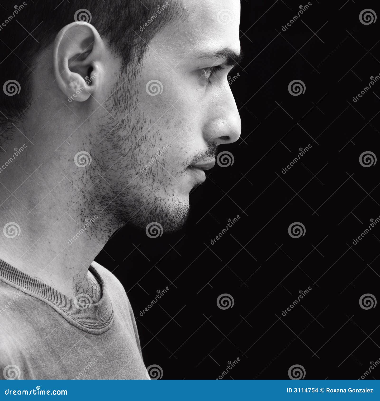 Perfil de um homem novo foto de stock. Imagem de isolado - 3114754