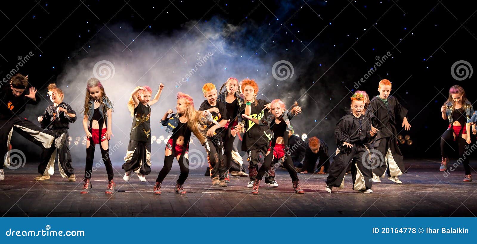 Performance of Dancing Group Editorial Stock Photo - Image of motion ...