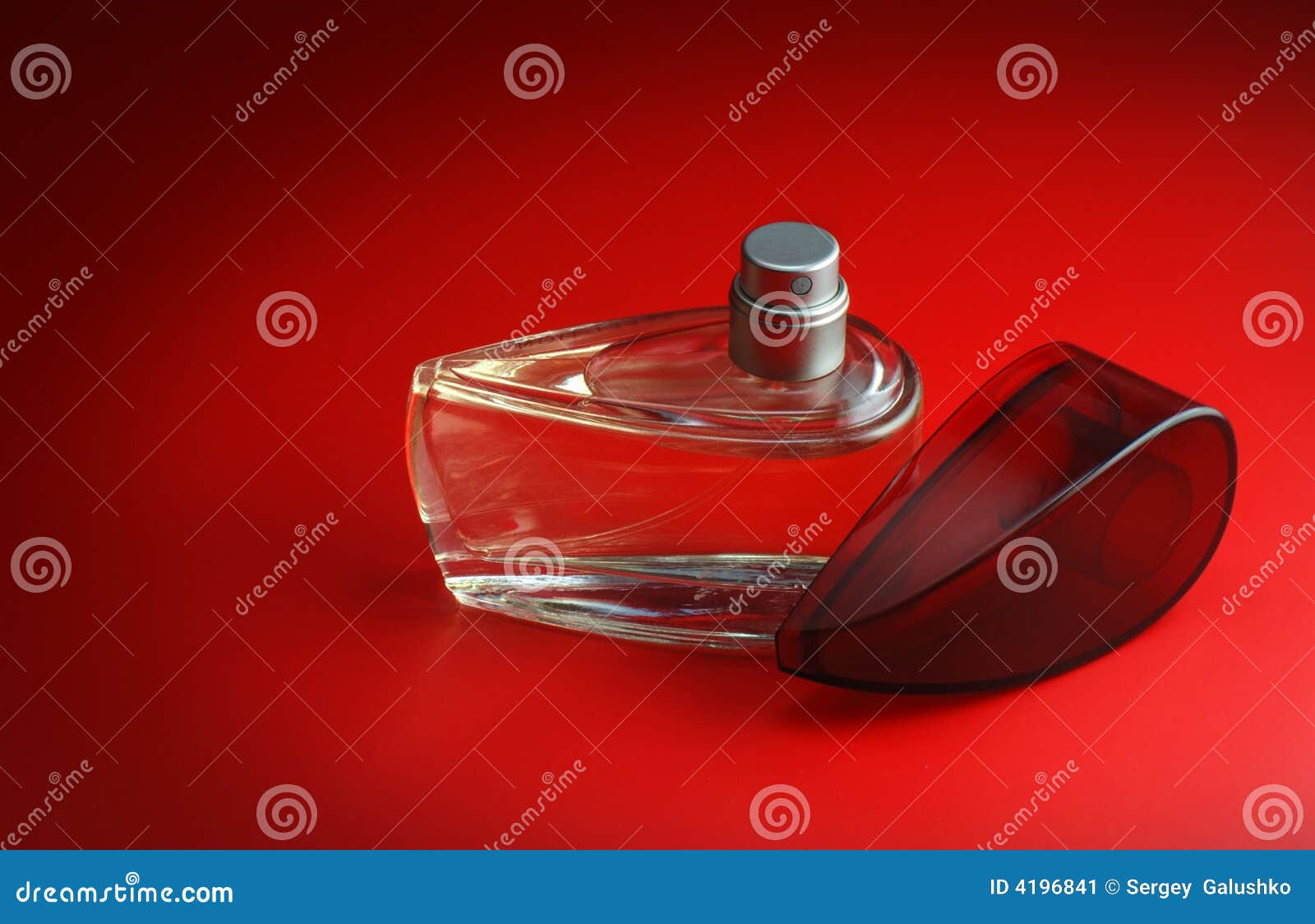 Perfume rojo imagen de archivo. Imagen de olor, flama - 4196841