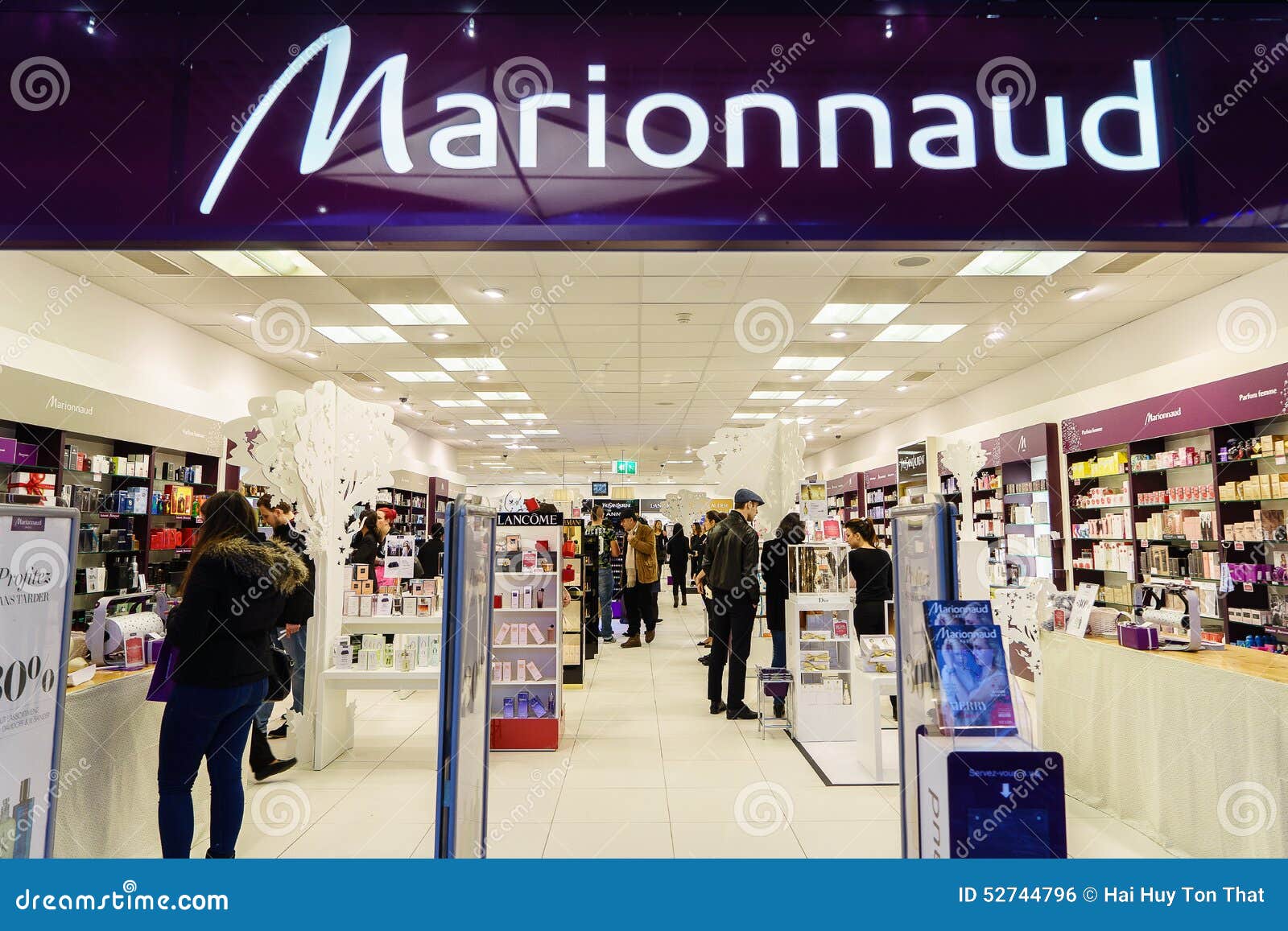 Perfumería de Marionnaud foto editorial. Imagen de parte - 52744796