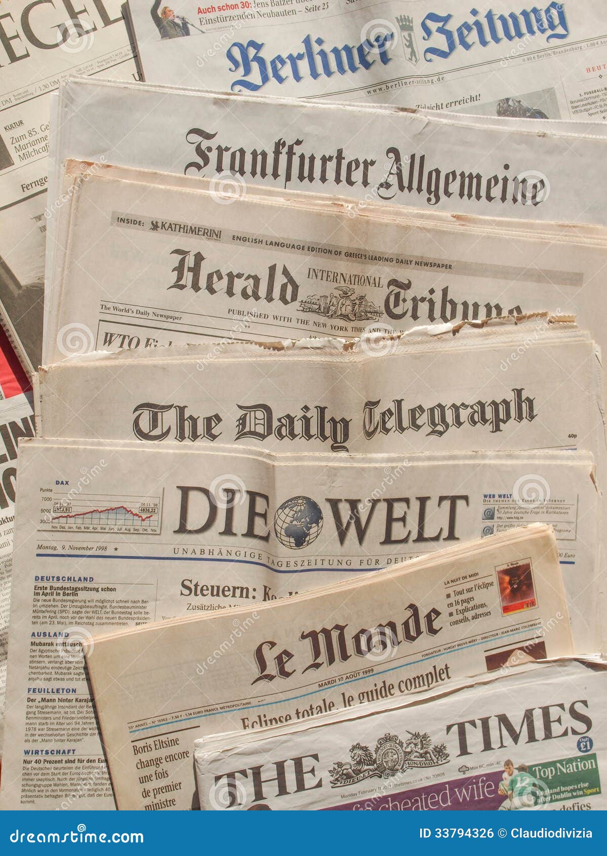 Periódico internacional foto editorial. Imagen de tribuna - 33794326