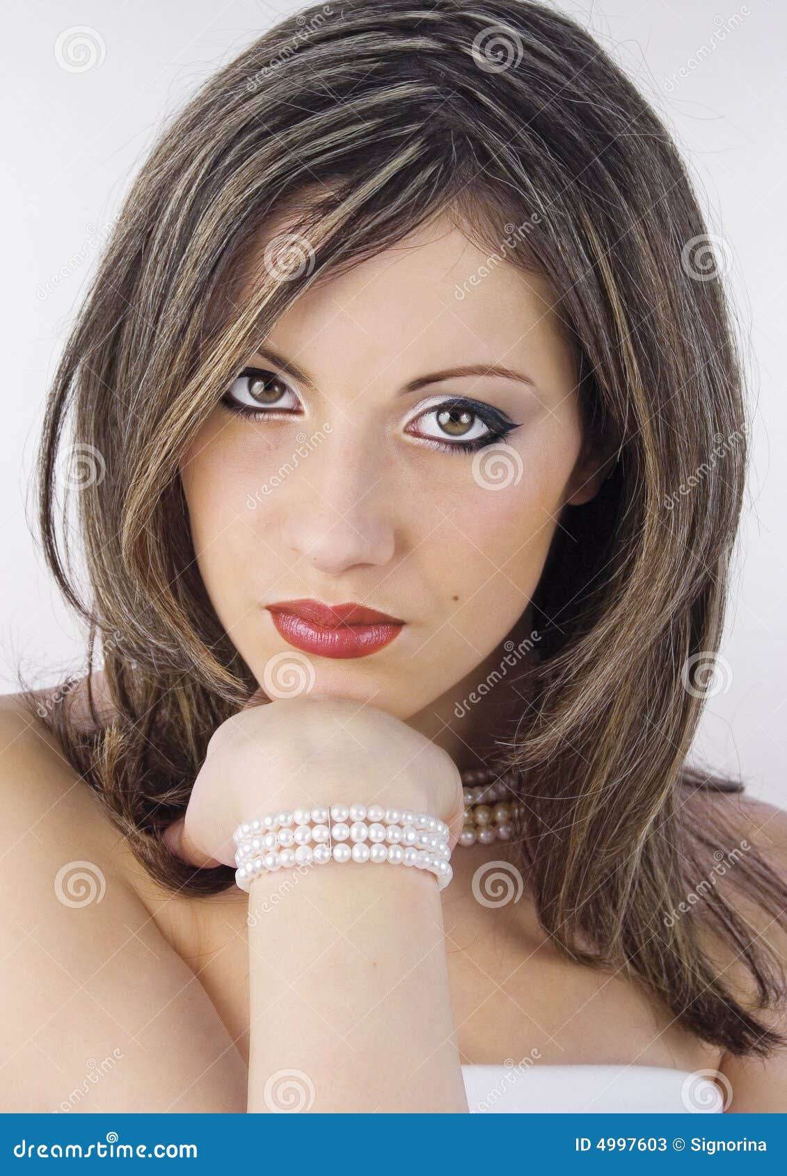 Perls bright stock image. Image of lady, hairstyle, lips - 4997603