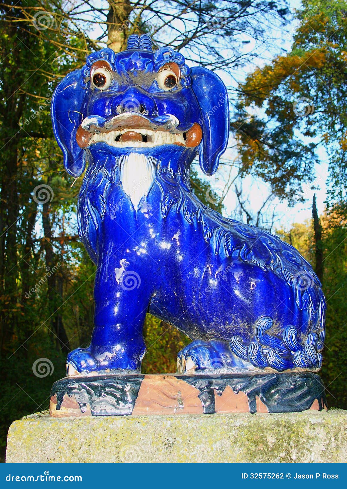 Perro De Fu Del Parque De Allerton Fotografía editorial - Imagen de ...