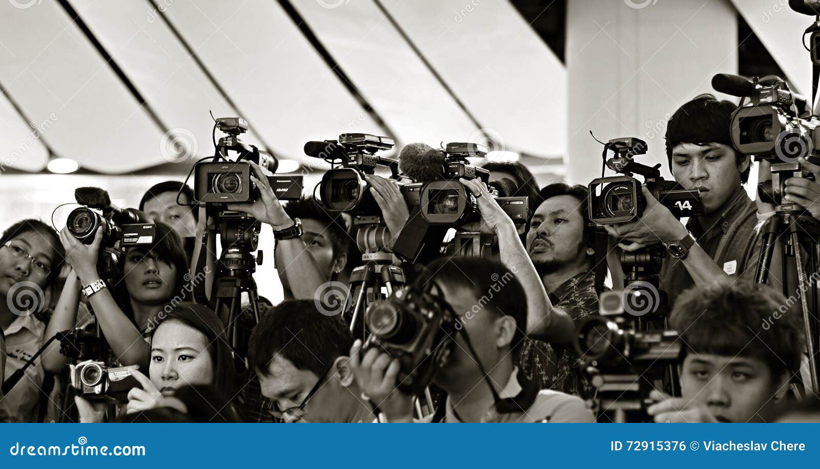 Pers En Media Bij De Persconferentie Redactionele Foto - Image of oost ...