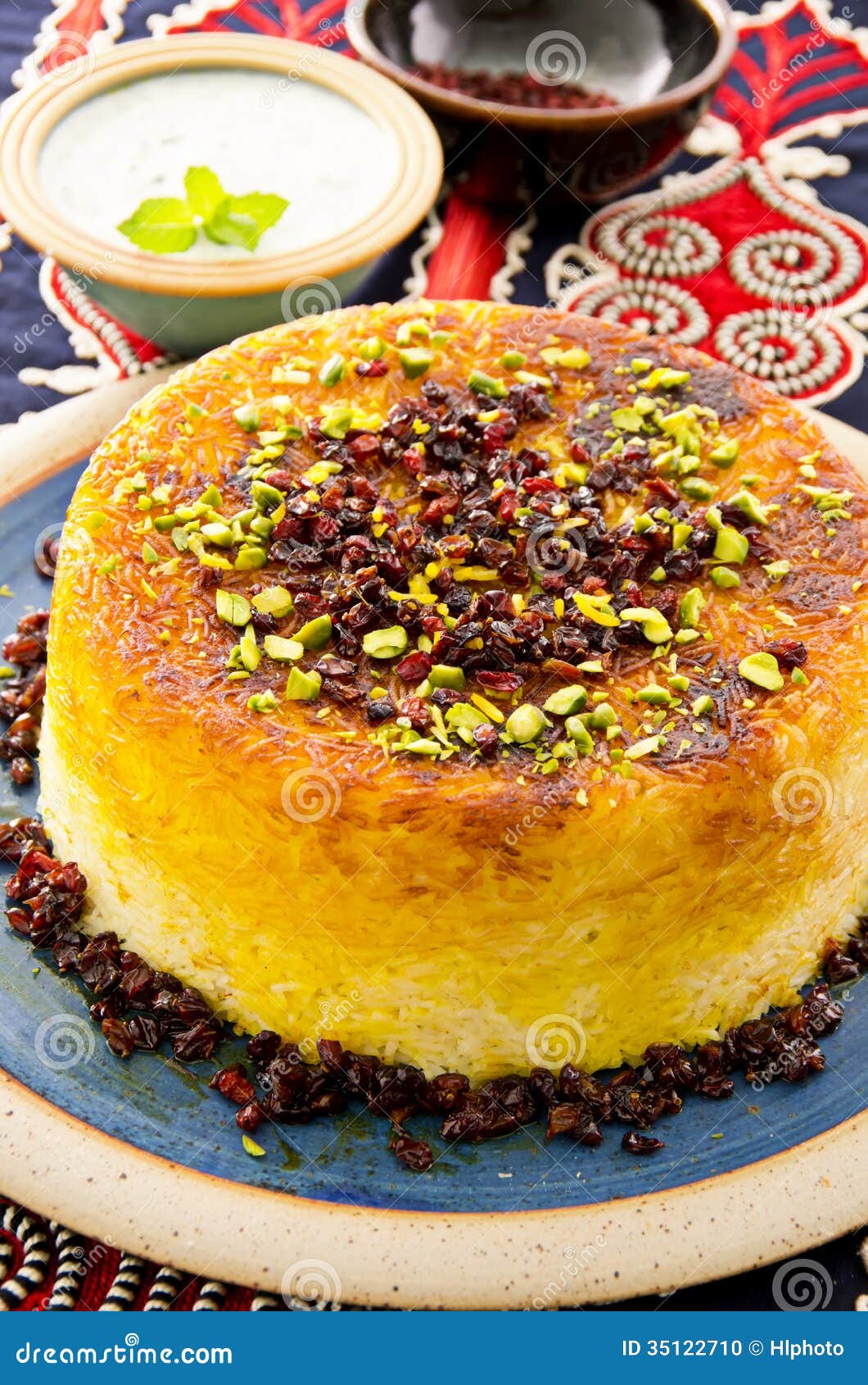 Persischer Reis Tah-Chin Mit Berberis Stockfoto - Bild von persisch ...