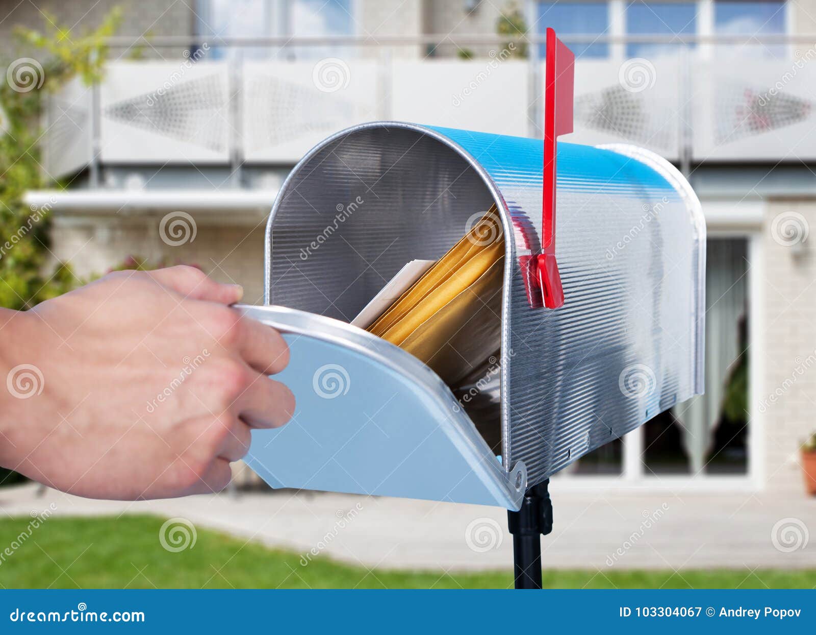 Person Hand Checking Mailbox Imagen de archivo - Imagen de abierto ...