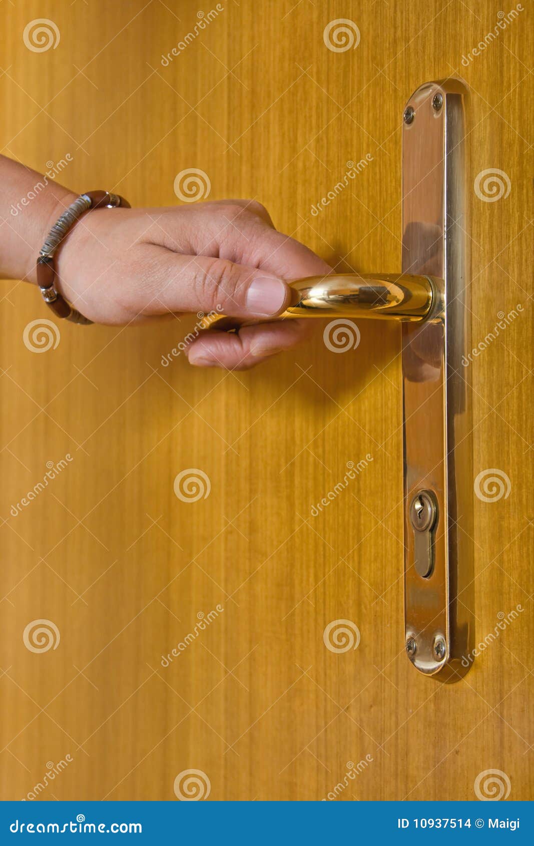 Person holding door handle stock photo. Image of opening - 10937514