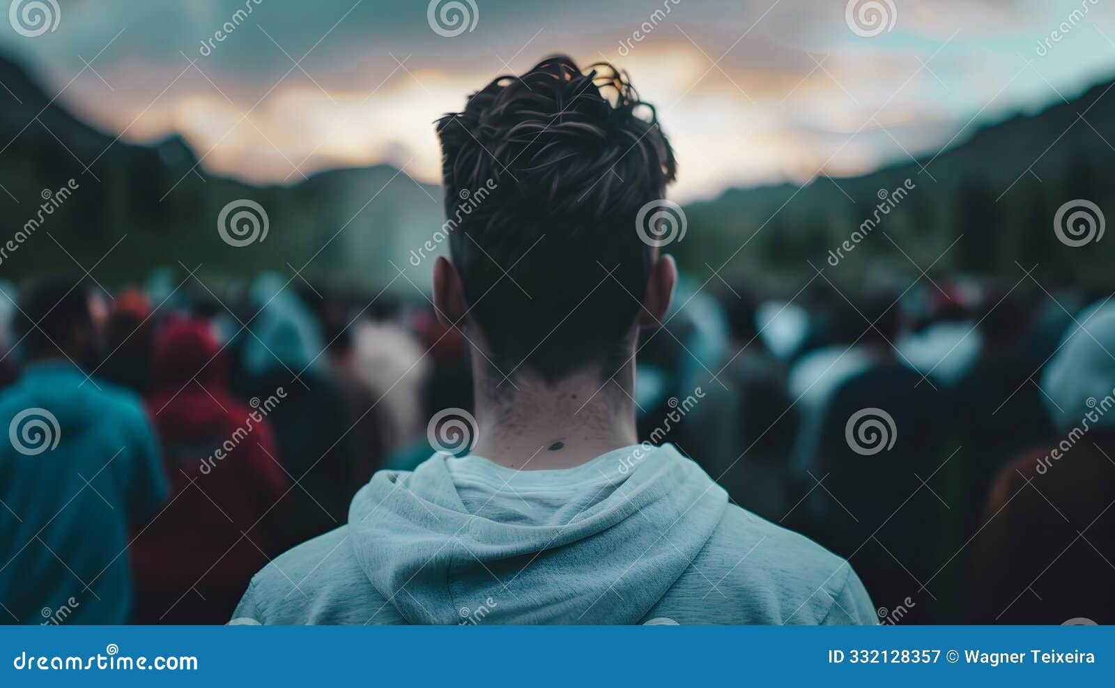 Person Standing Standing Middle among Crowd Stock Illustration ...