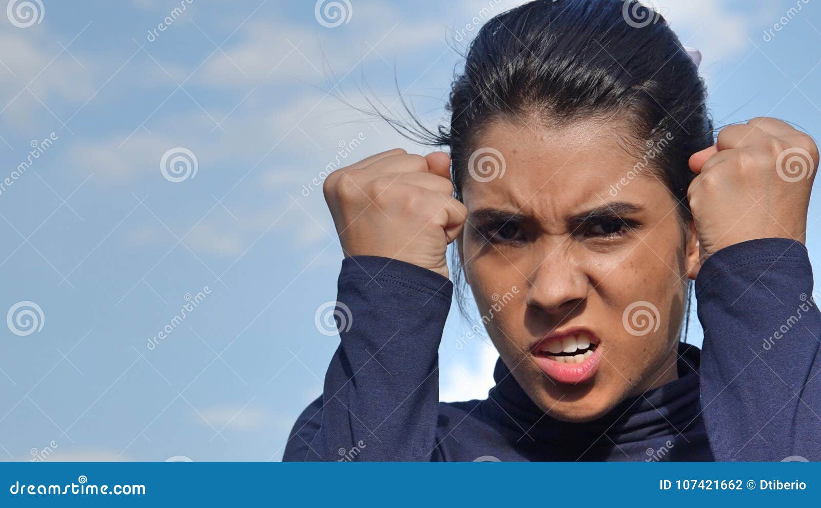 Persona enojada de Latina foto de archivo. Imagen de latina - 107421662
