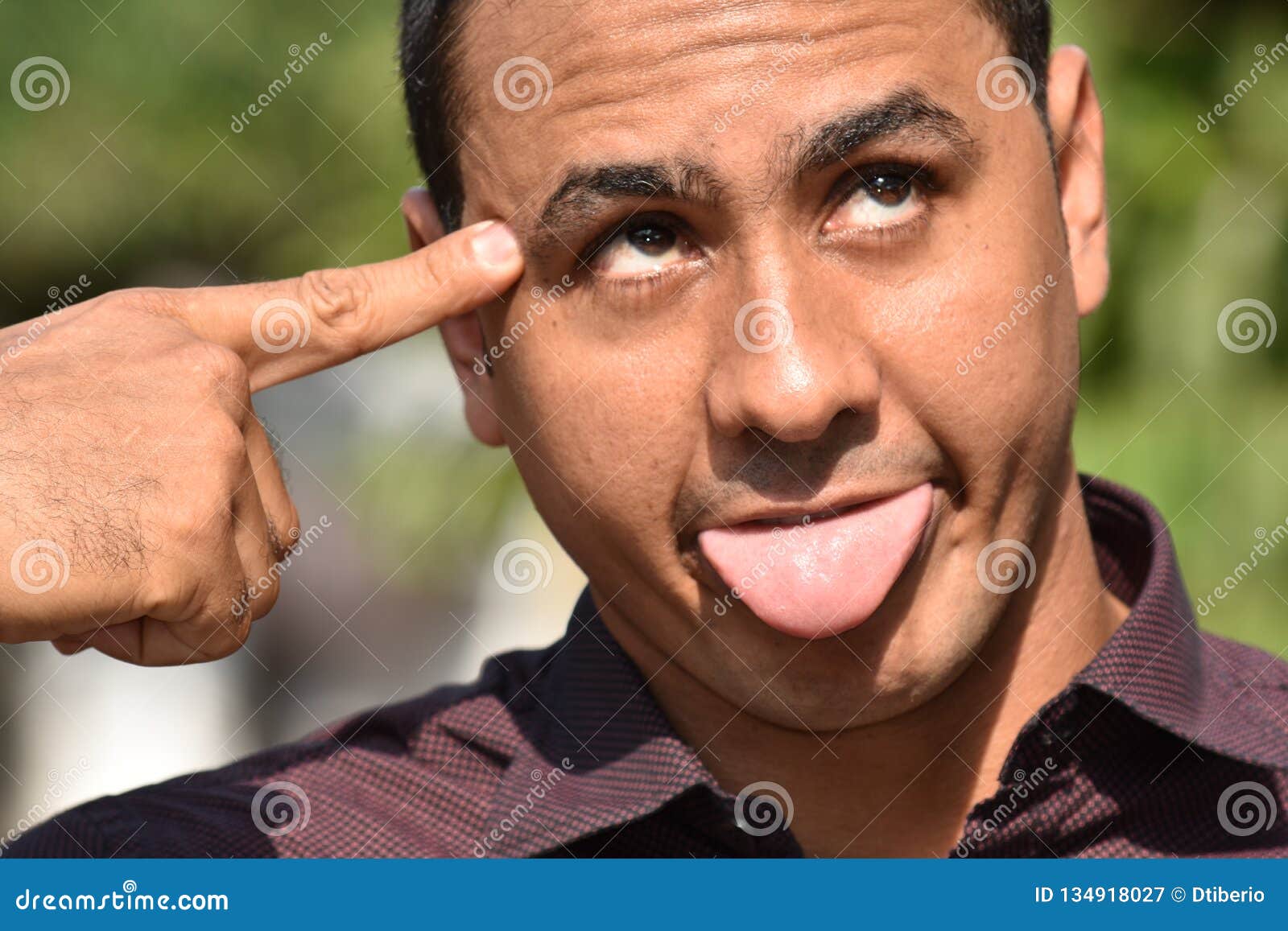 Persona masculina loca imagen de archivo. Imagen de tuercas - 134918027