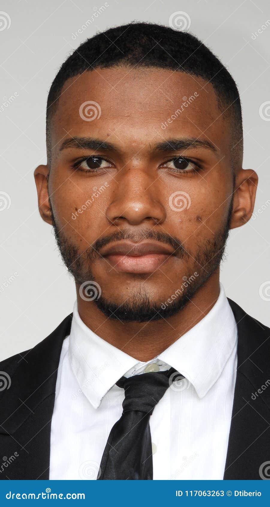Persona negra impasible imagen de archivo. Imagen de negro - 117063263
