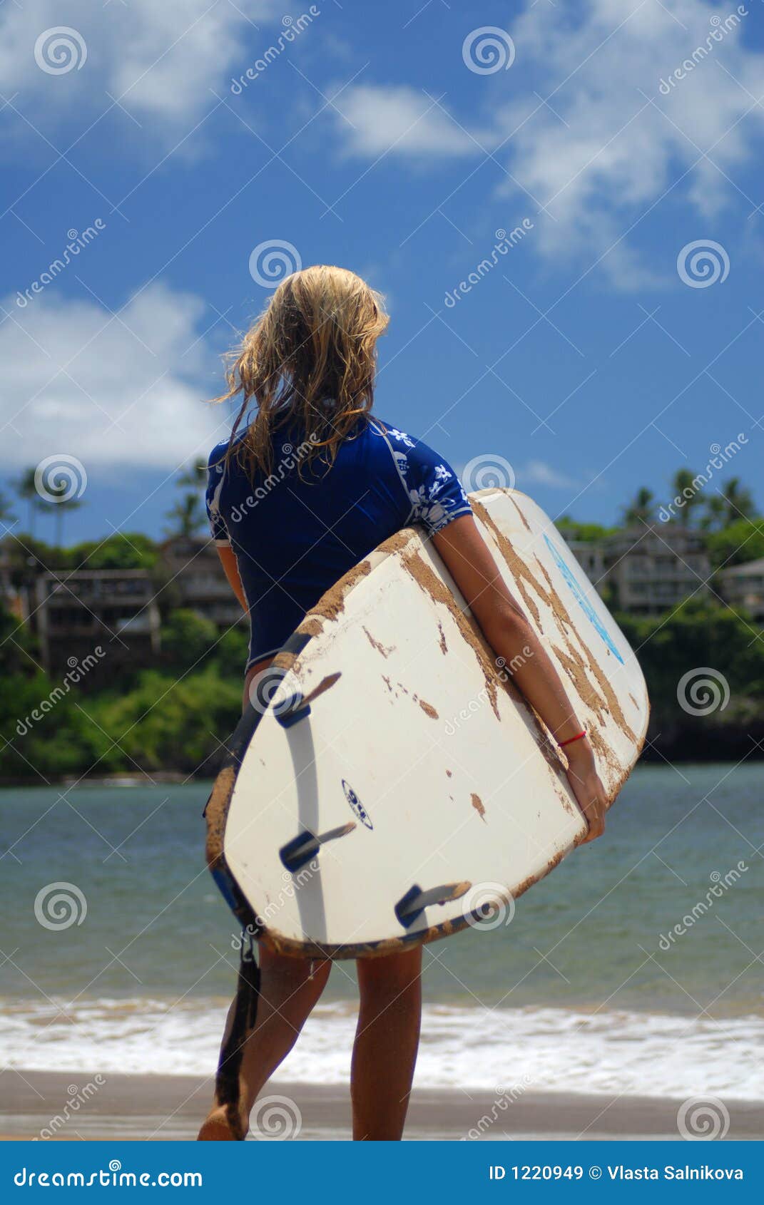 Persona que practica surf imagen de archivo. Imagen de verano - 1220949