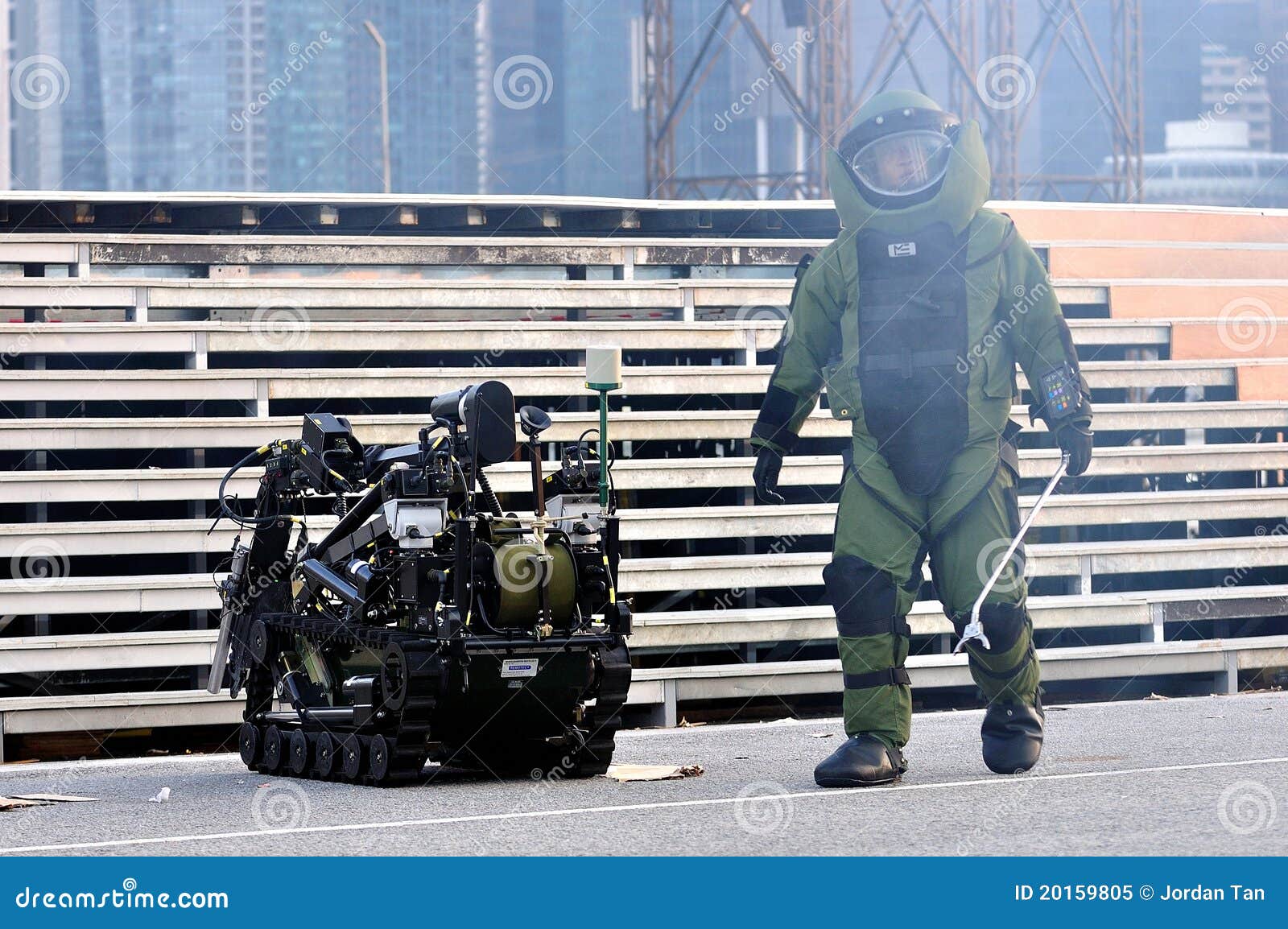 Personeel SCDF CBRE Het Verspreiden Bom Met Robot Redactionele ...