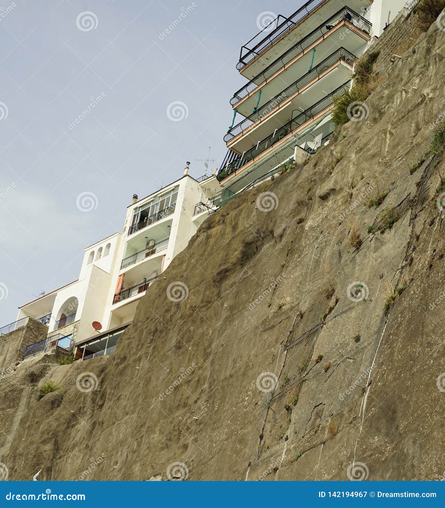 Perspective Concepts View of Buildings at the Edge of a Mountain Stock ...