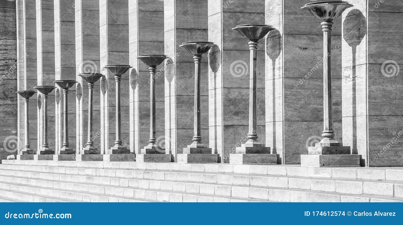 Perspective of Symmetrical Column Structure in the National Flag ...