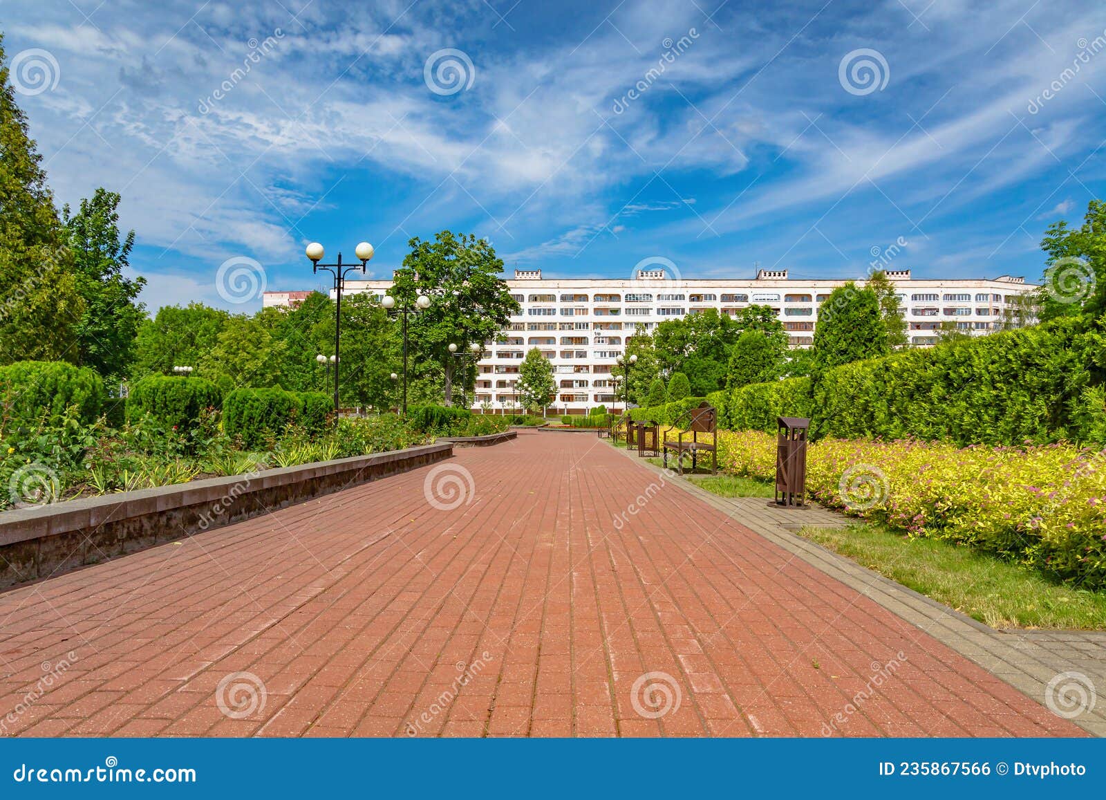 A Perspective View of Balanced Urban Development between Nature and ...