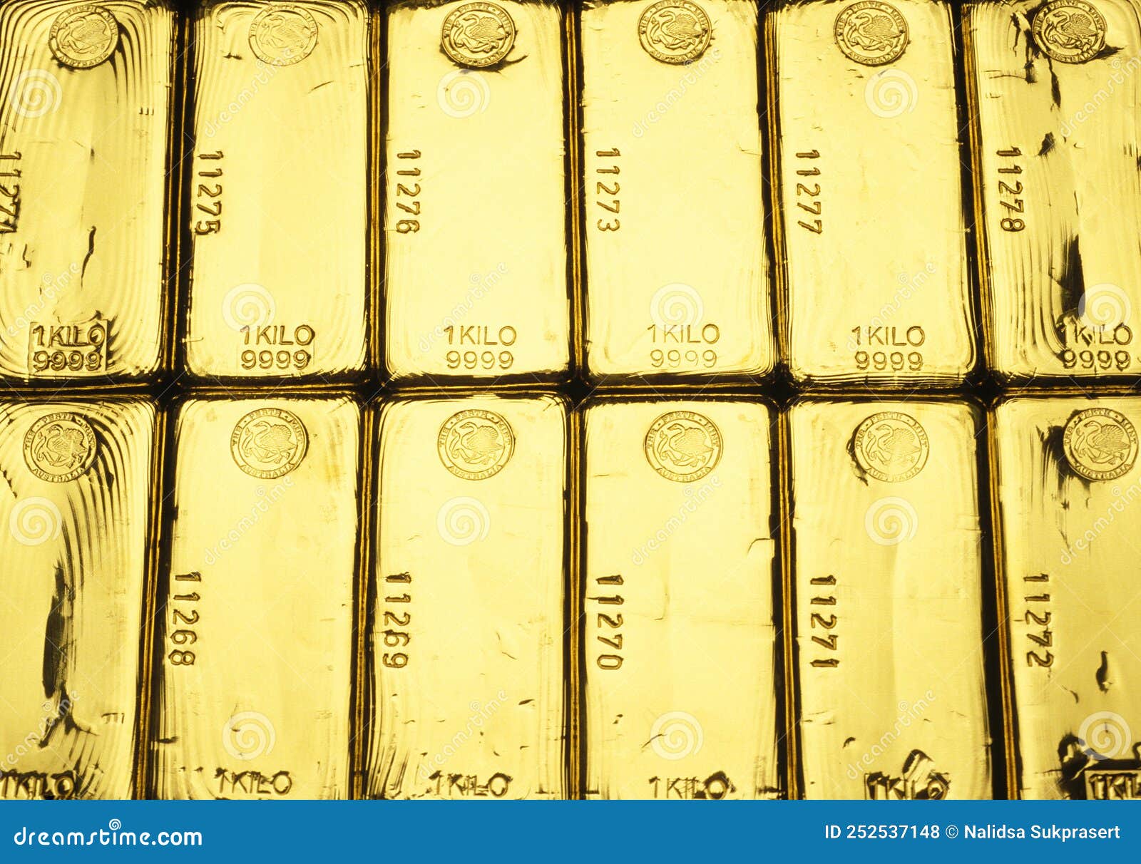 Pure One Kilo Gold Bar Background Editorial Stock Photo - Image of ...