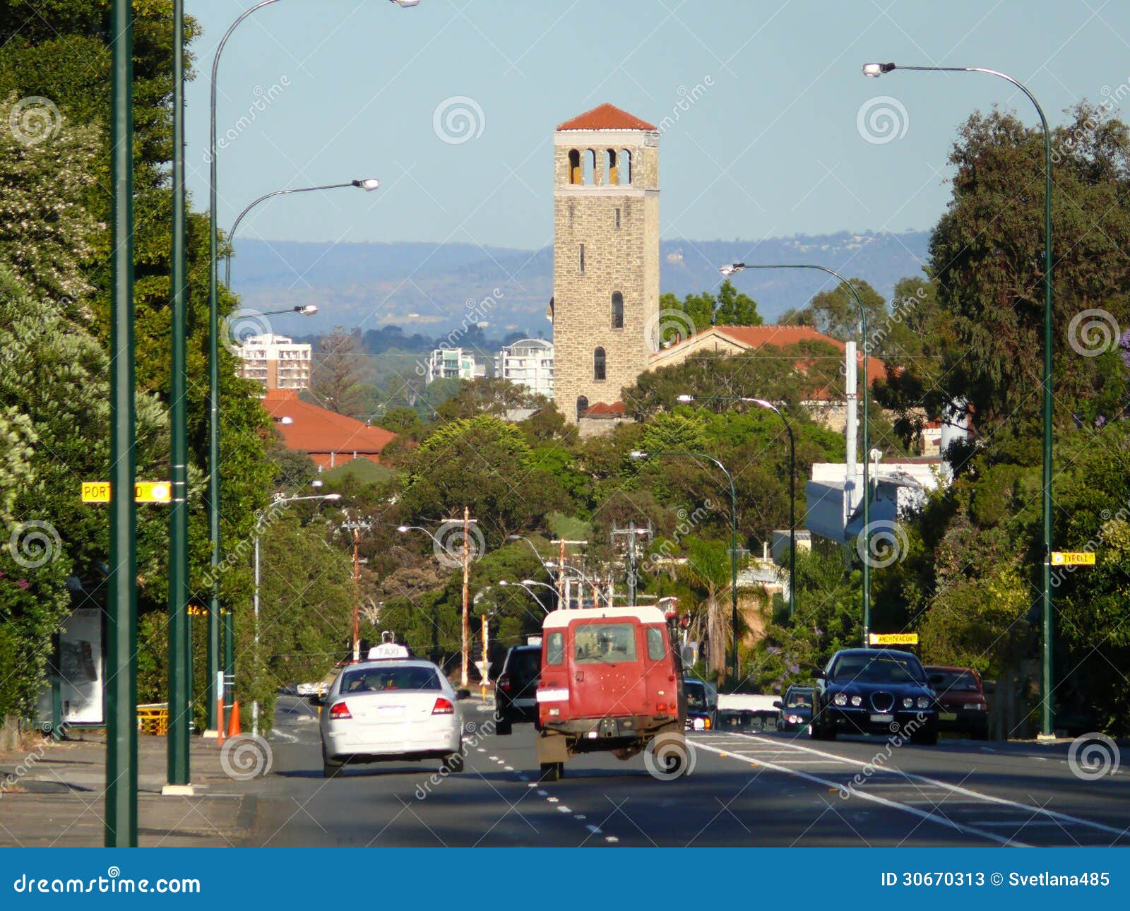 PERTH - NOVEMBER 29: Traffic on Sundown, November 29, 2007 in Pe ...