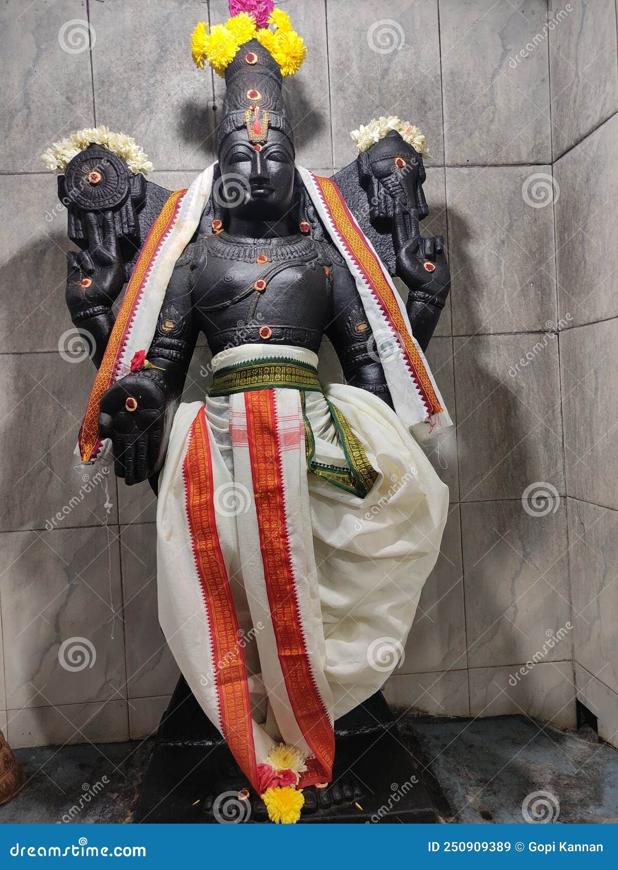 Perumal statue stock image. Image of hindu, temple, statue - 250909389