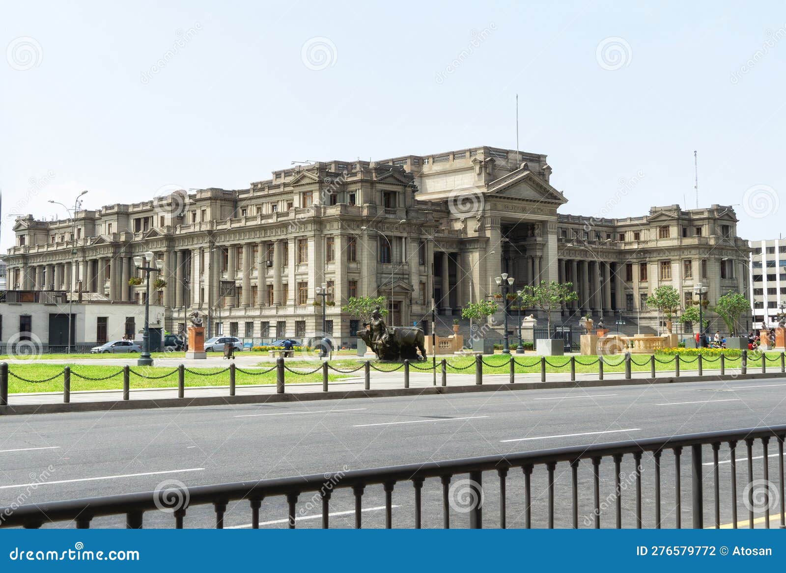 Peruvian Courthouse in Lima, Peru Editorial Photography - Image of ...