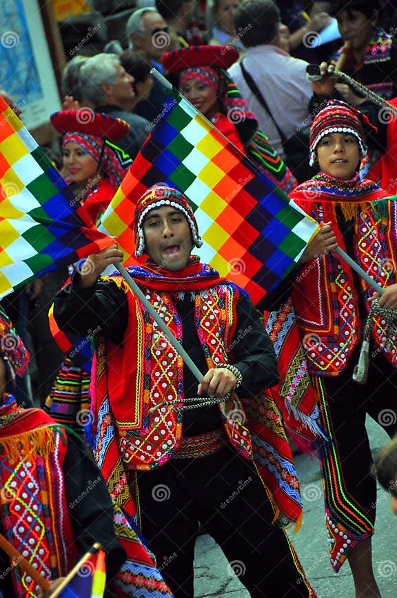 Peruvian Dance Group editorial stock image. Image of folklore - 20761804