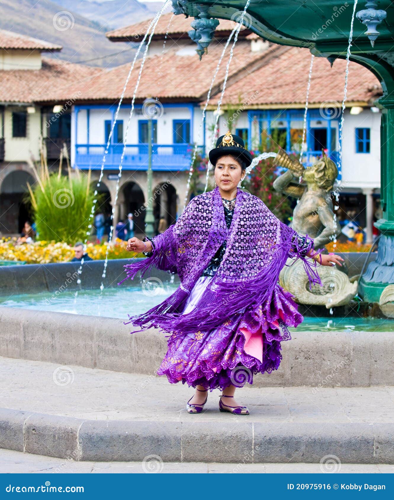 Peruvian Dancer In Traditional Dress At The Annual Fiesta Del Cusco ...