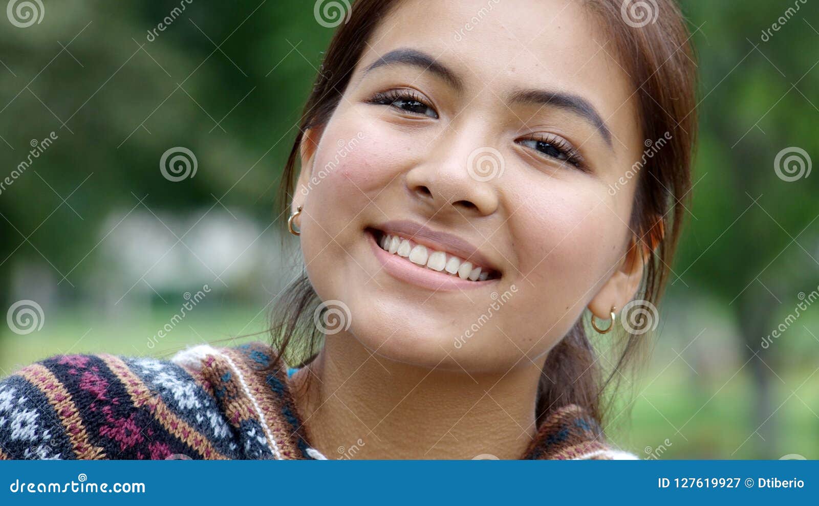 Peruvian Female Teen Smiling Stock Image - Image of youngster, females ...