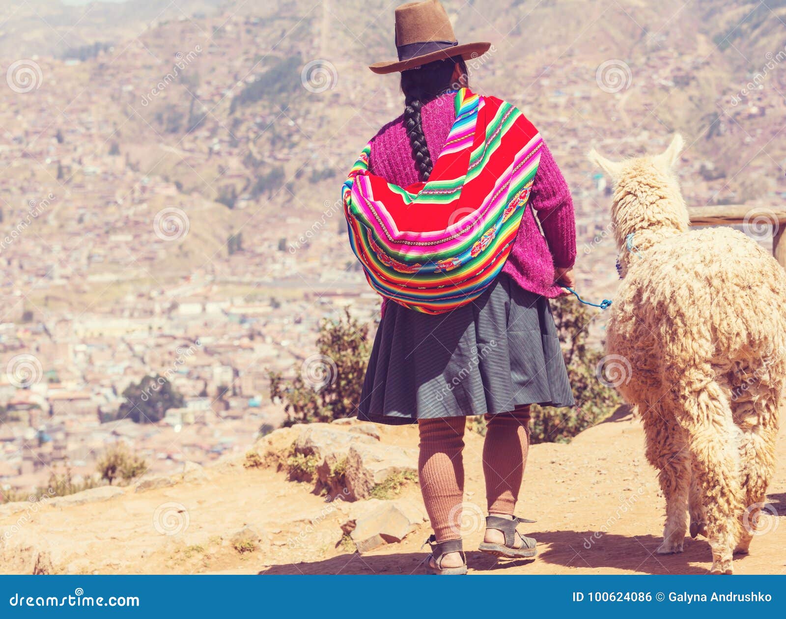 Peruvian people editorial photo. Image of street, culture - 100624086
