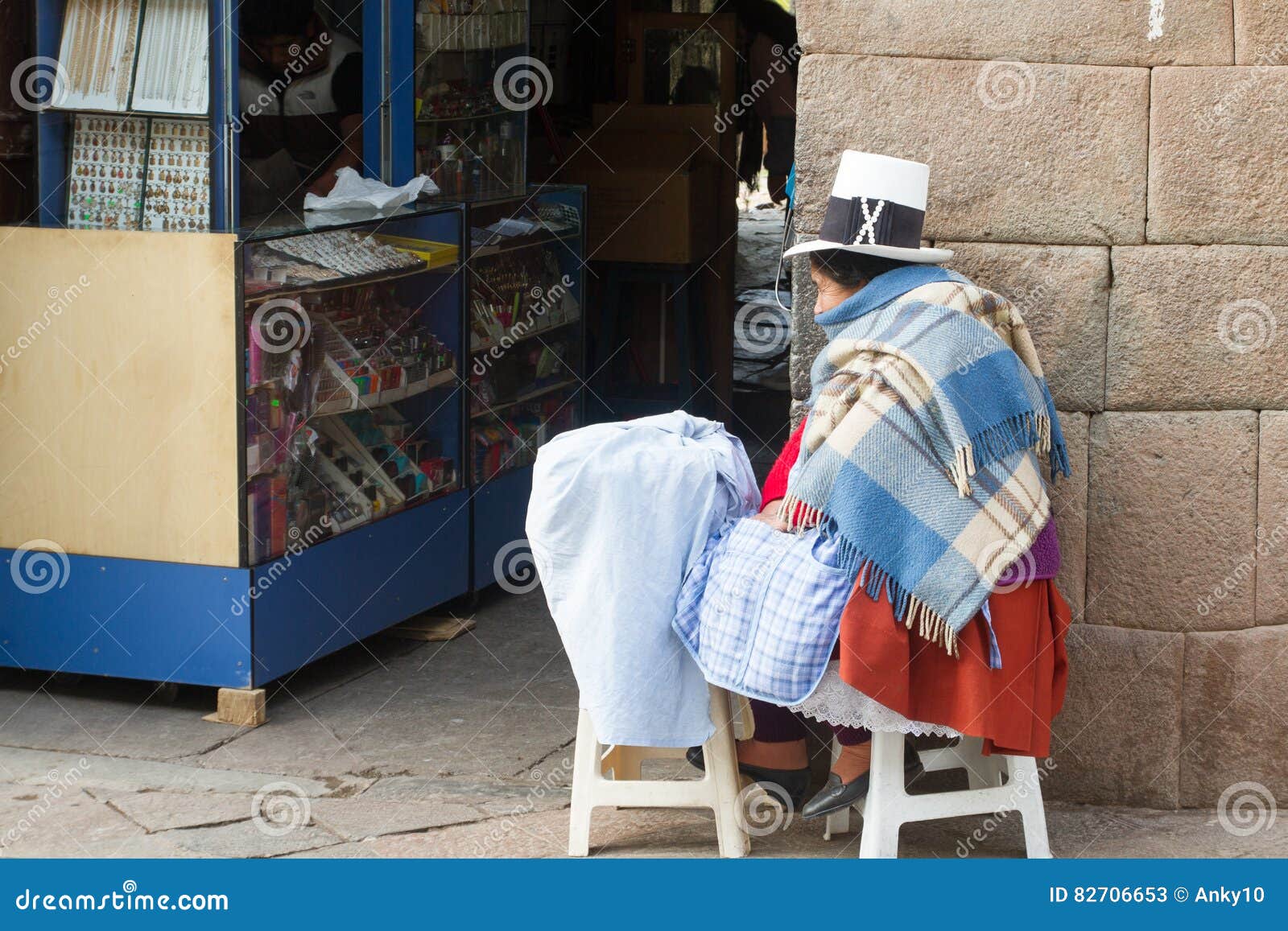 Peruvian people editorial stock photo. Image of andes - 82706653
