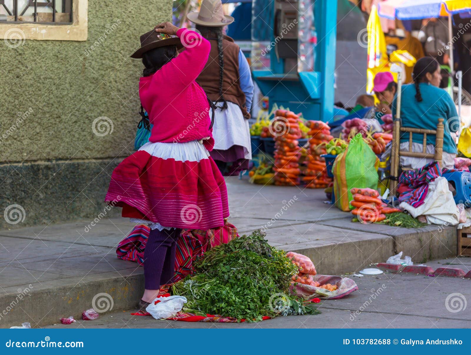 Peruvian people editorial stock photo. Image of city - 103782688