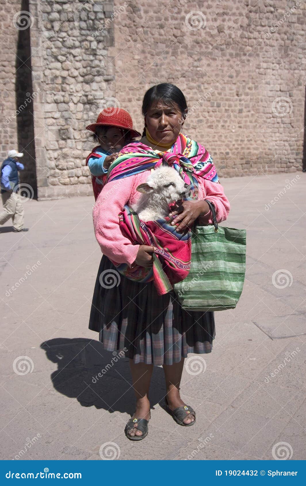 Peruvian woman editorial photography. Image of woman - 19024432