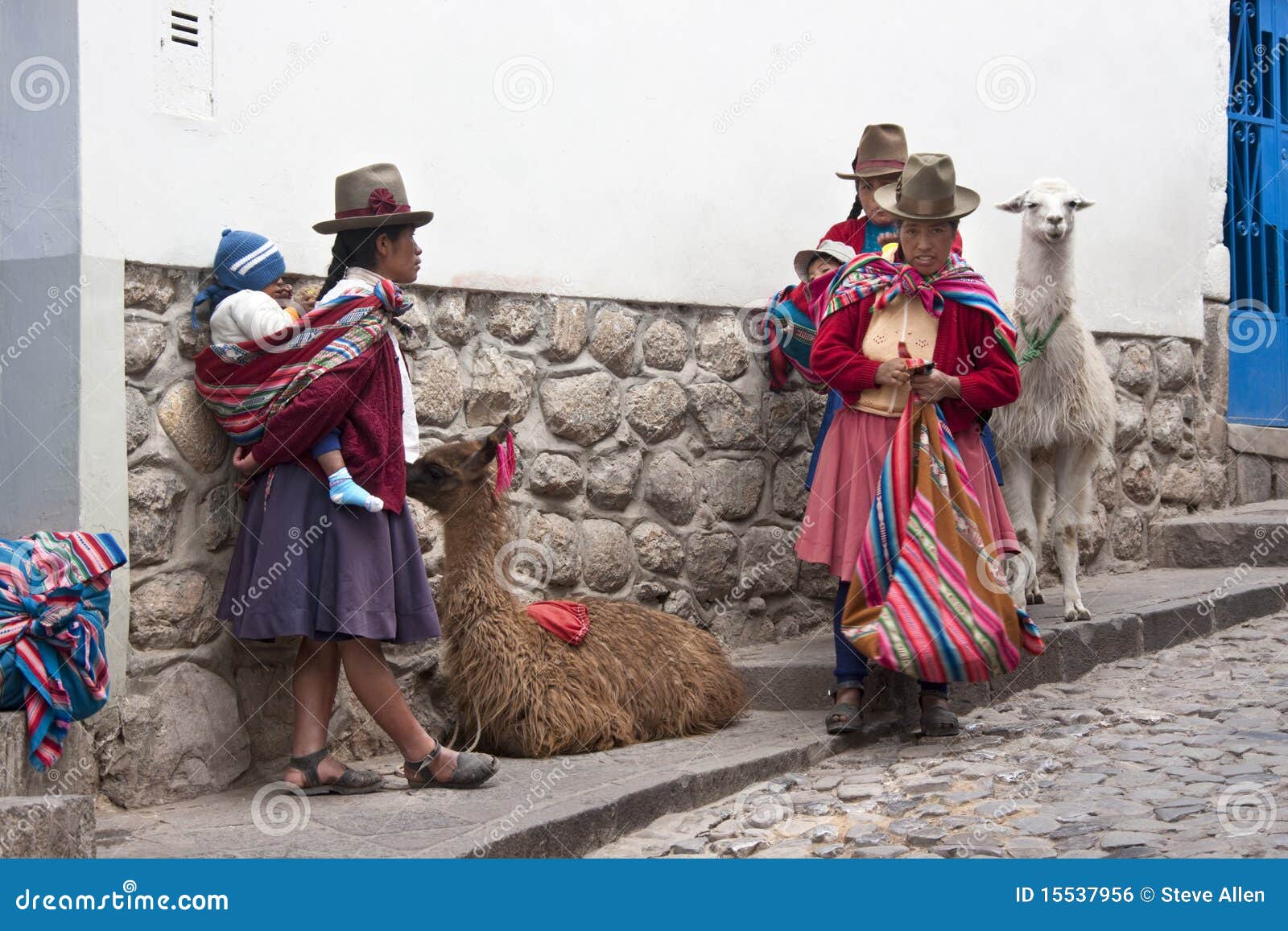 Peruvian Women in Cuzco - Peru Editorial Photo - Image of peru, south ...