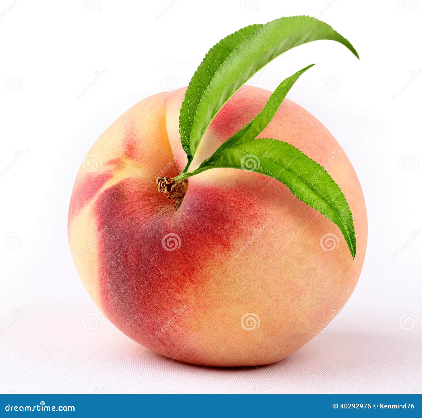 Perzik met blad stock foto. Image of geïsoleerd, groen - 40292976