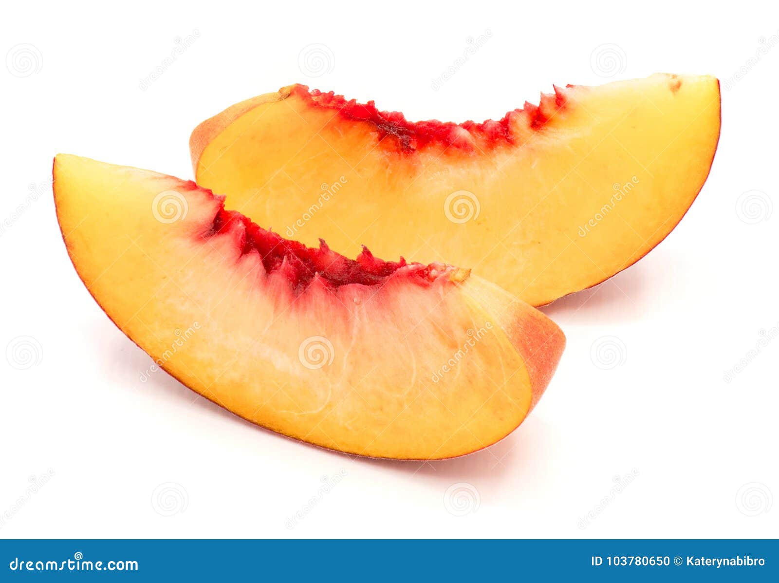 Perzik op wit stock foto. Image of kuil, plak, nagerecht - 103780650